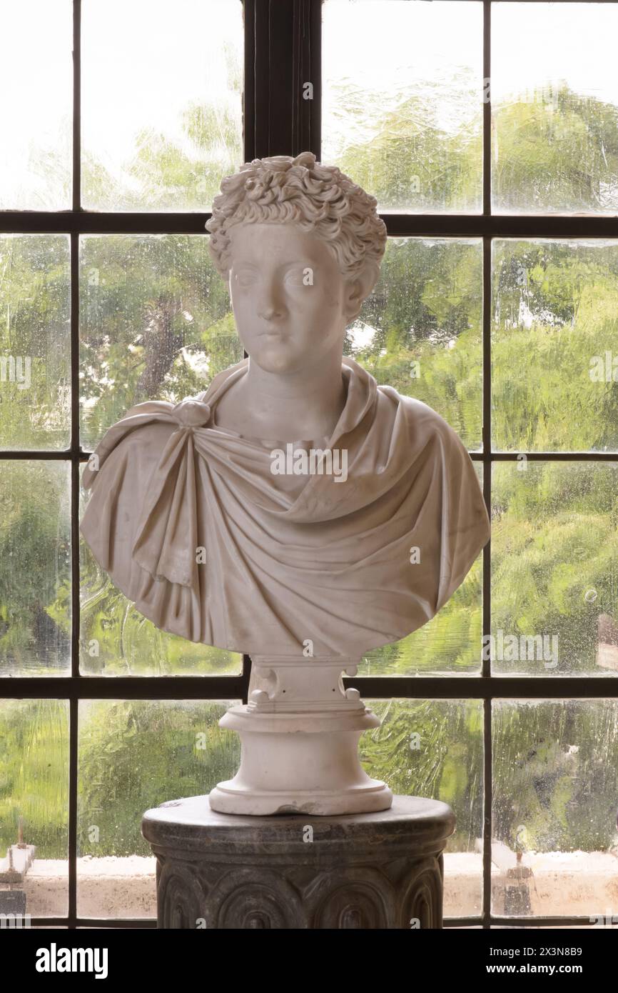 Portrait of young roman emperor Commodus in interior of Capitoline ...