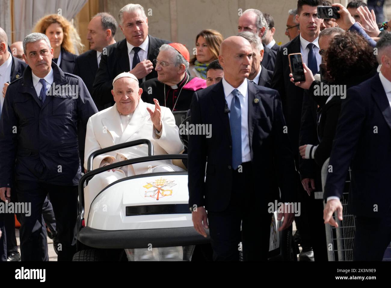 Pope Francis arrives in St. Mark's Square to celebrate a mass in Venice ...