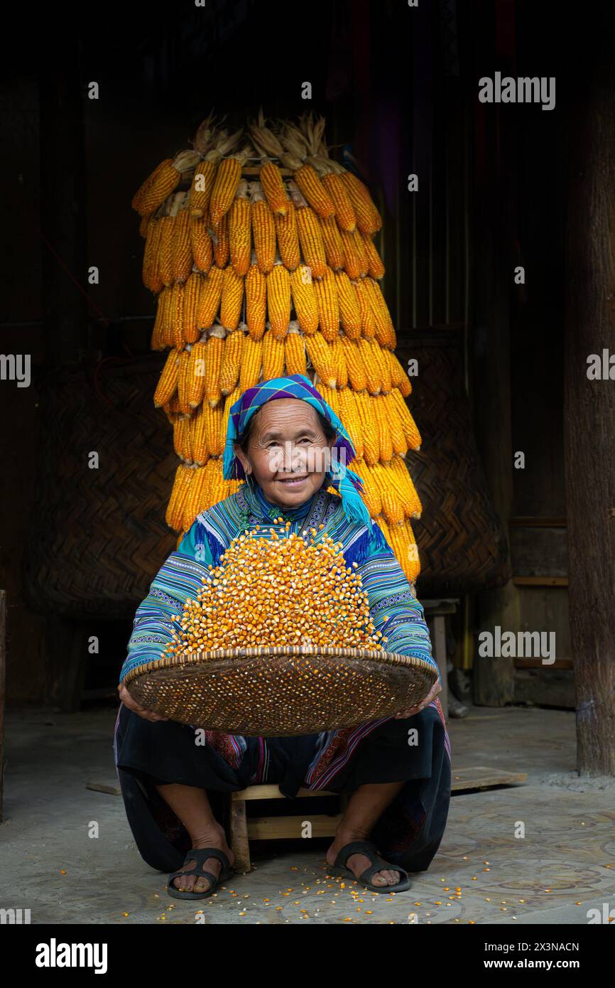 Traditional winnowing hi-res stock photography and images - Alamy