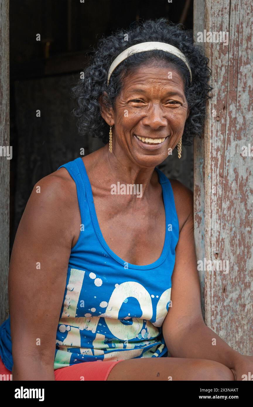Elderly lady front door hi-res stock photography and images - Alamy