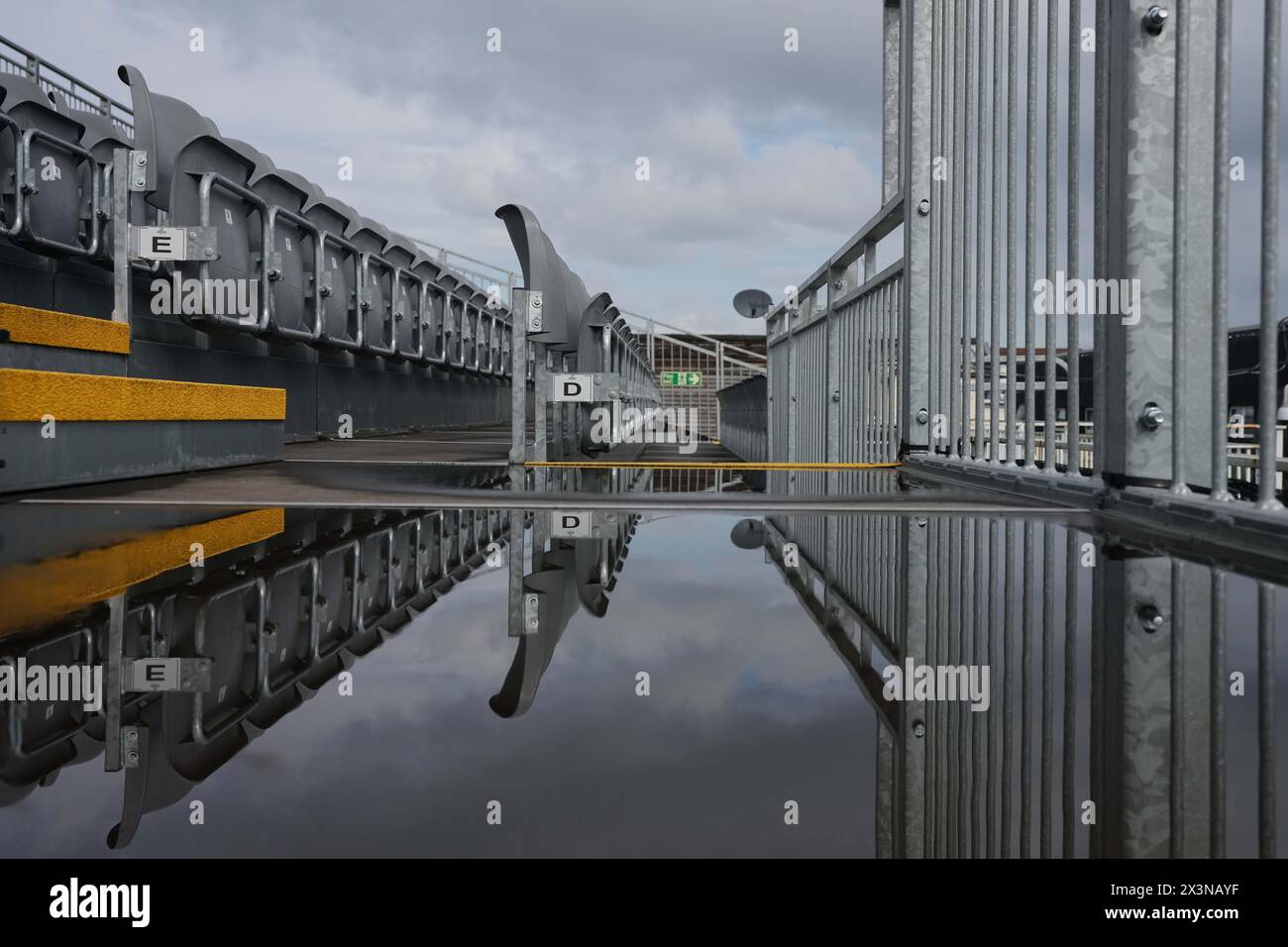 Uk cricket stadium hi-res stock photography and images - Alamy