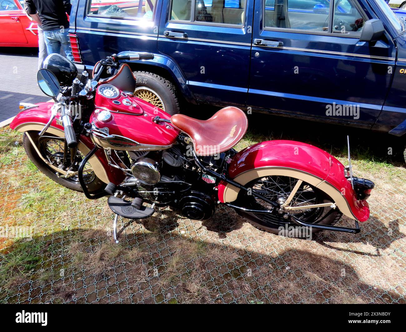 Die Motorrad Legende lebt und faehrt - diese Harleey ist Baujahr 1941 ...