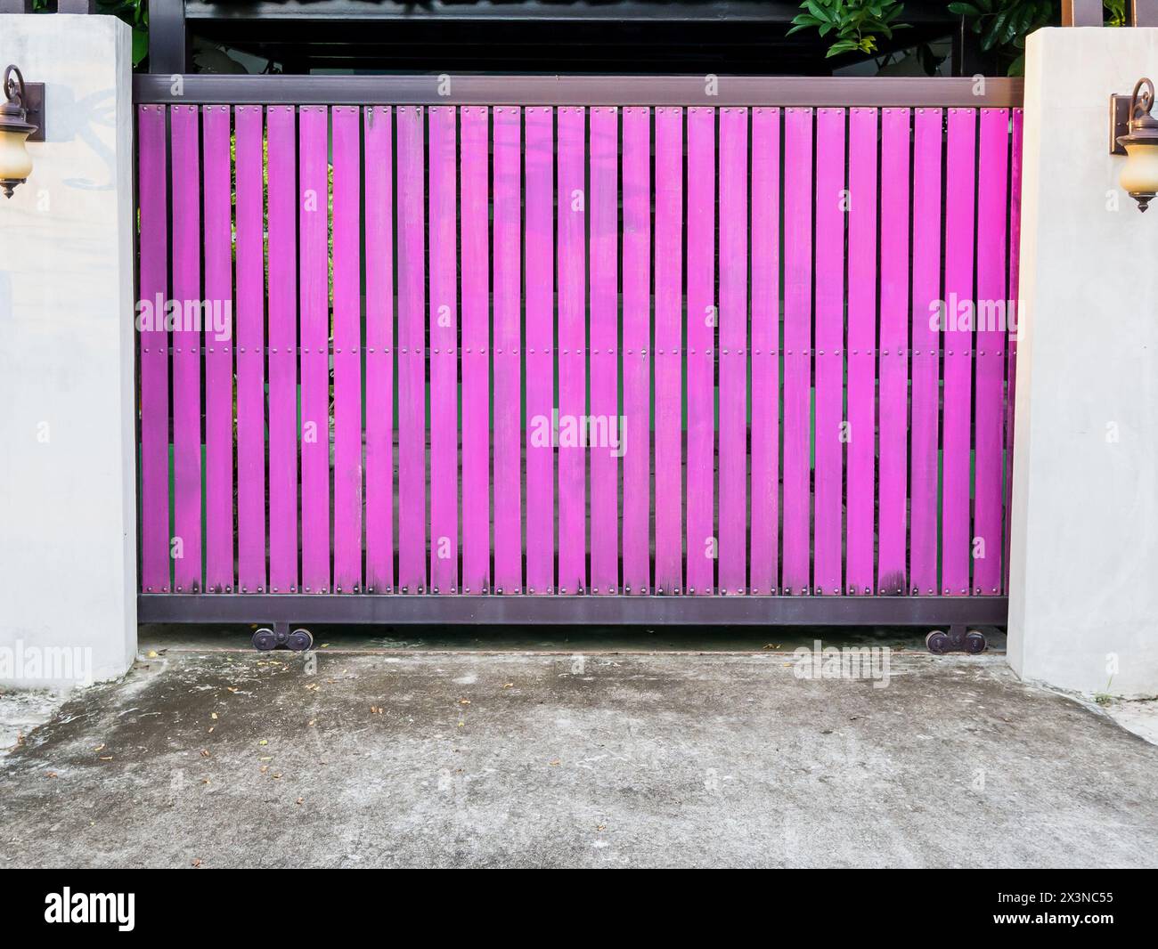 Modern home gateway hi-res stock photography and images - Alamy