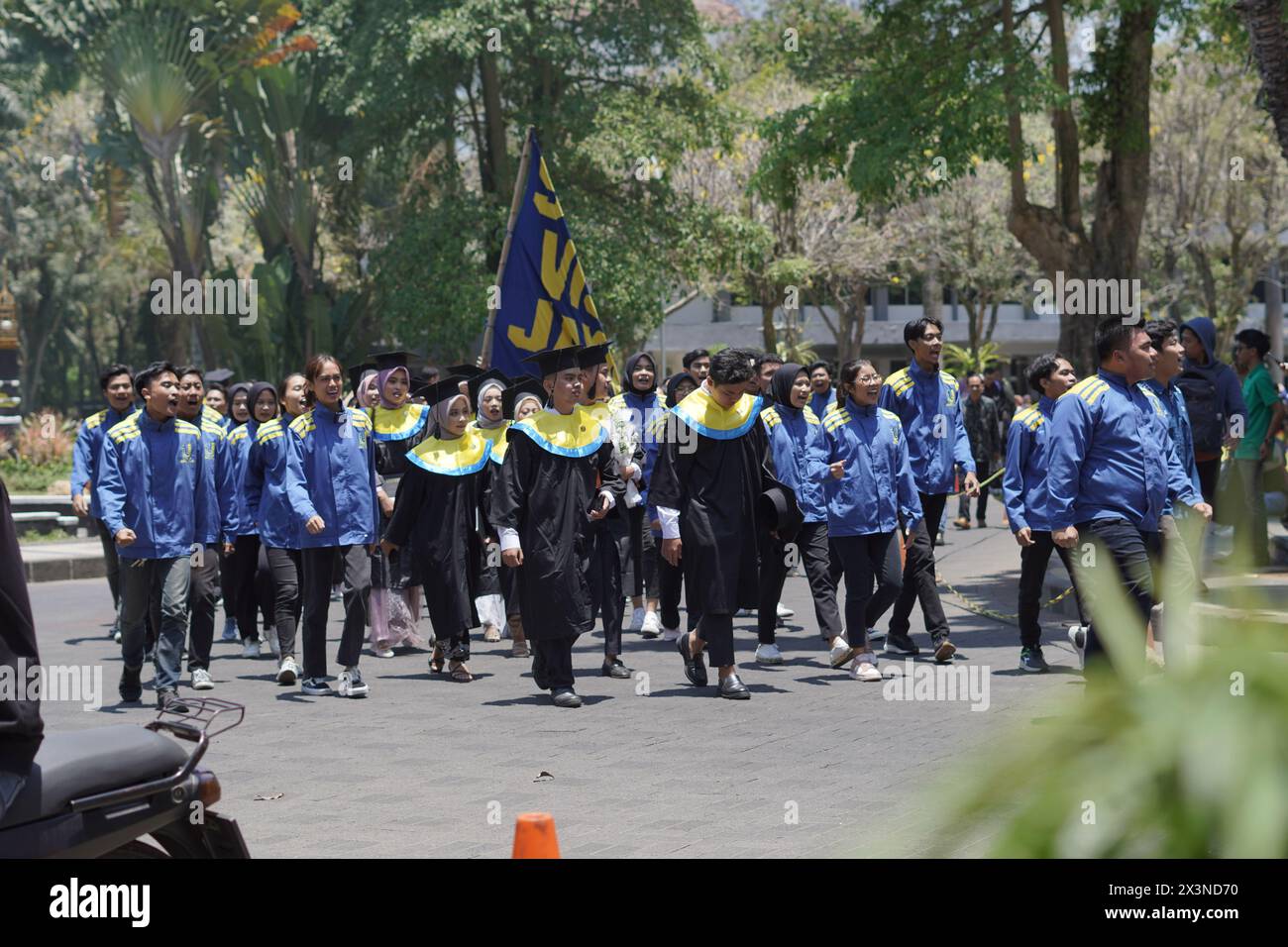 Indonesian flag ceremony school hi-res stock photography and images - Alamy