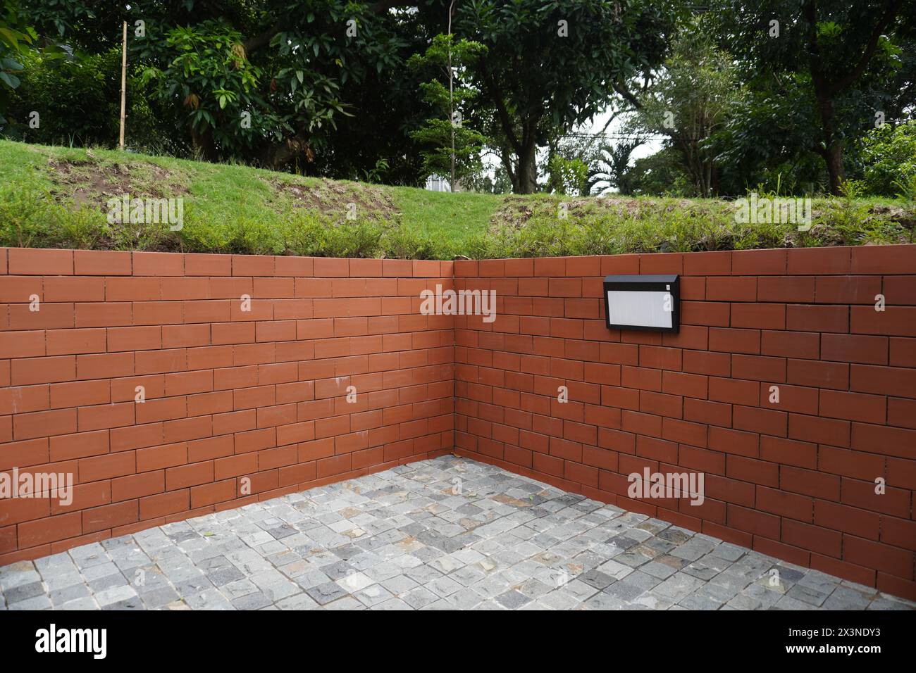 Green grass and plantings hi-res stock photography and images - Alamy