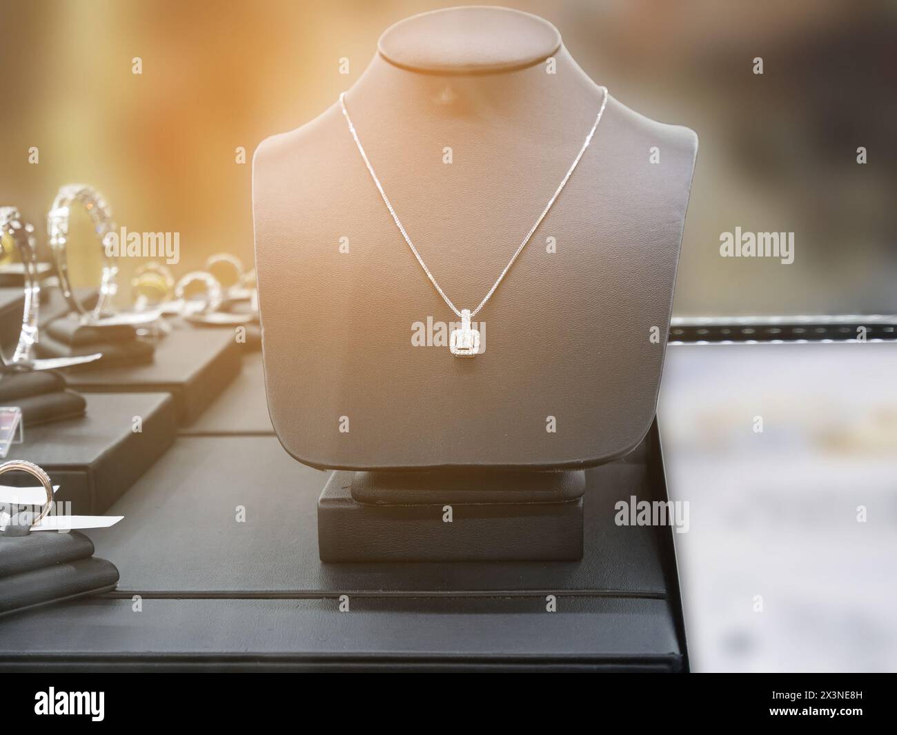 jewelry diamond shop window display Stock Photo - Alamy