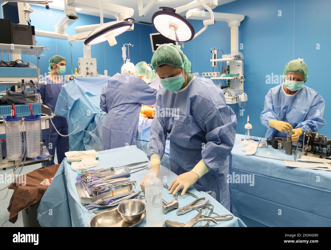 Hip replacement surgery, Orthopedics and Trauma surgery, Surgeon ...