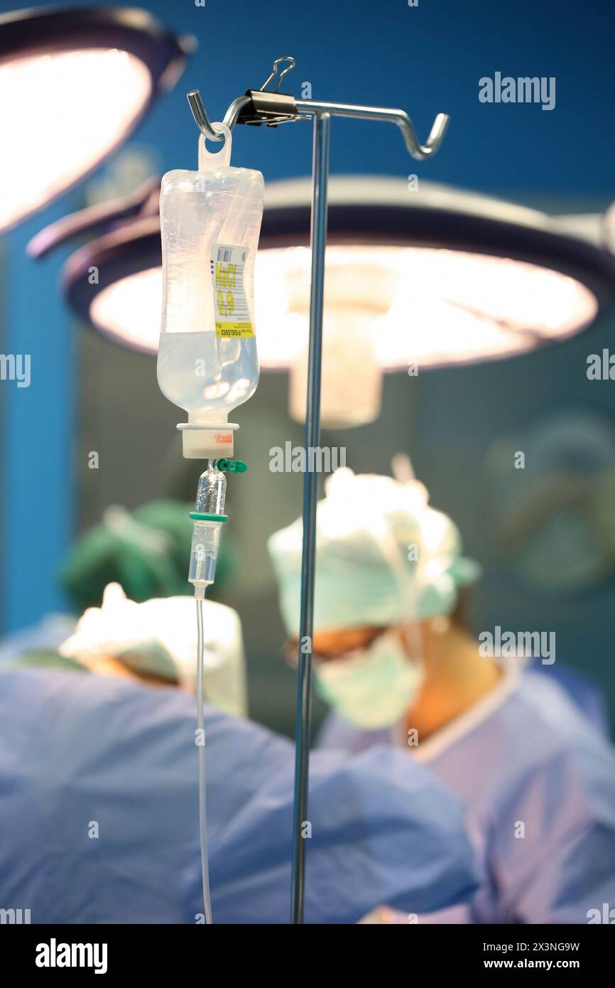Trauma surgery hi-res stock photography and images - Alamy