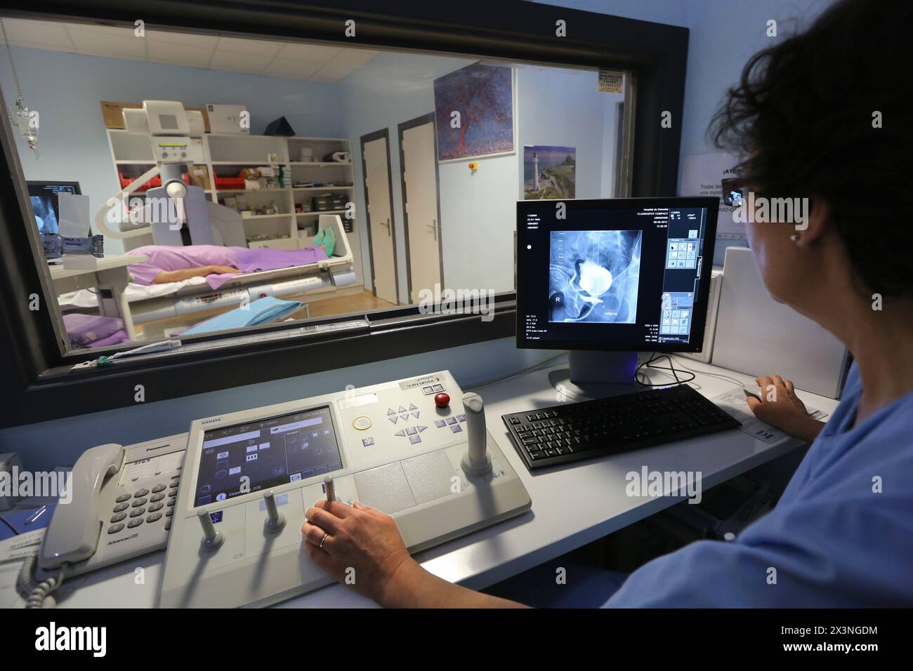 Department of radiography hi-res stock photography and images - Alamy