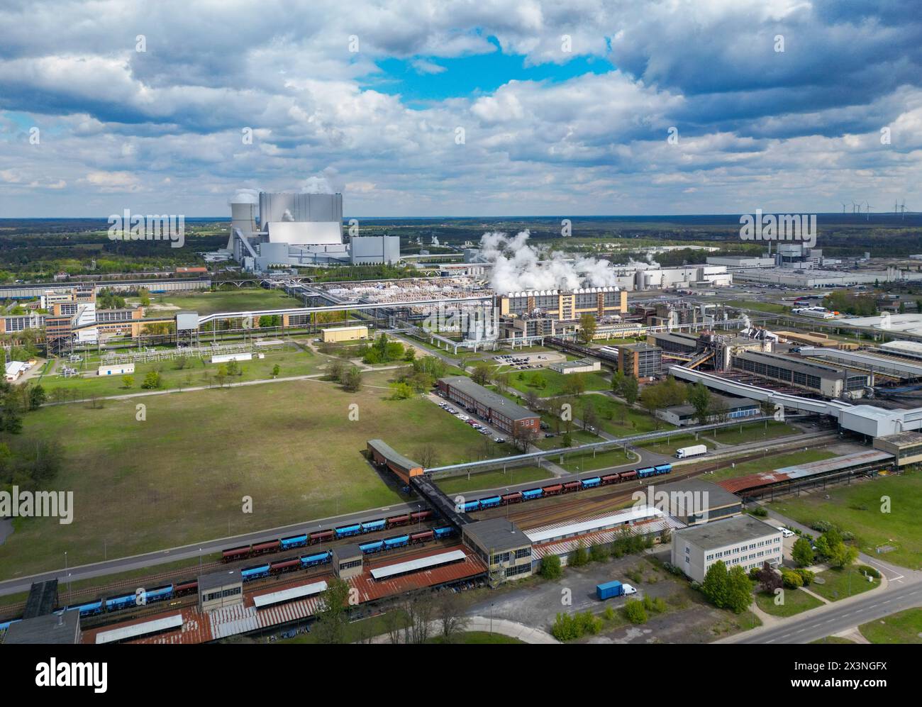 Schwarze Pumpe, Germany. 26th Apr, 2024. The Schwarze Pumpe industrial ...