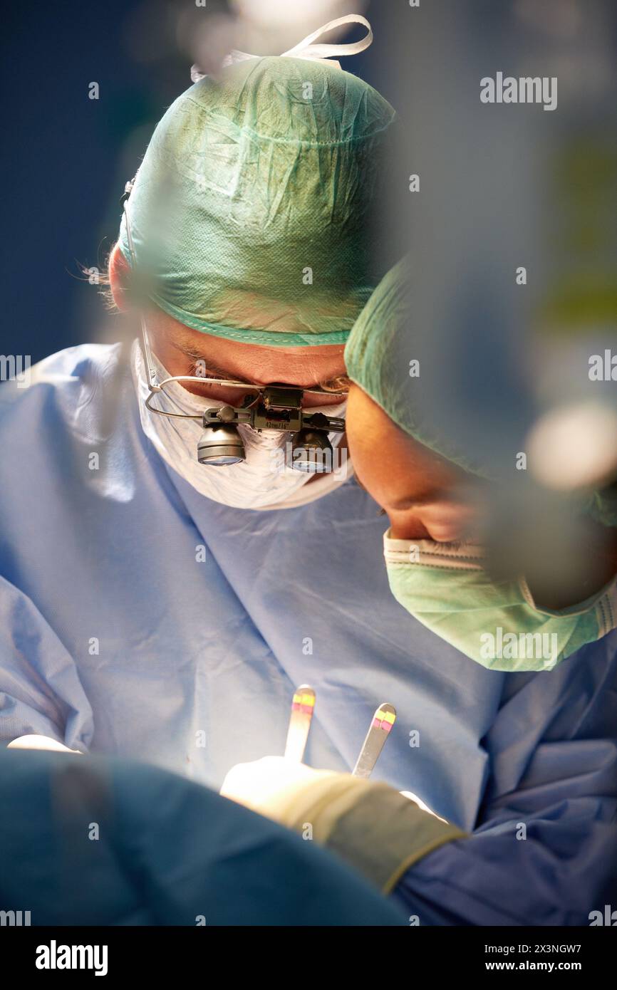 Intravenous drip surgeon hi-res stock photography and images - Alamy