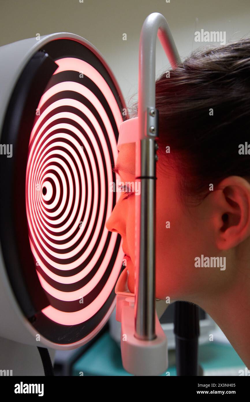 Corneal measurement hi-res stock photography and images - Alamy