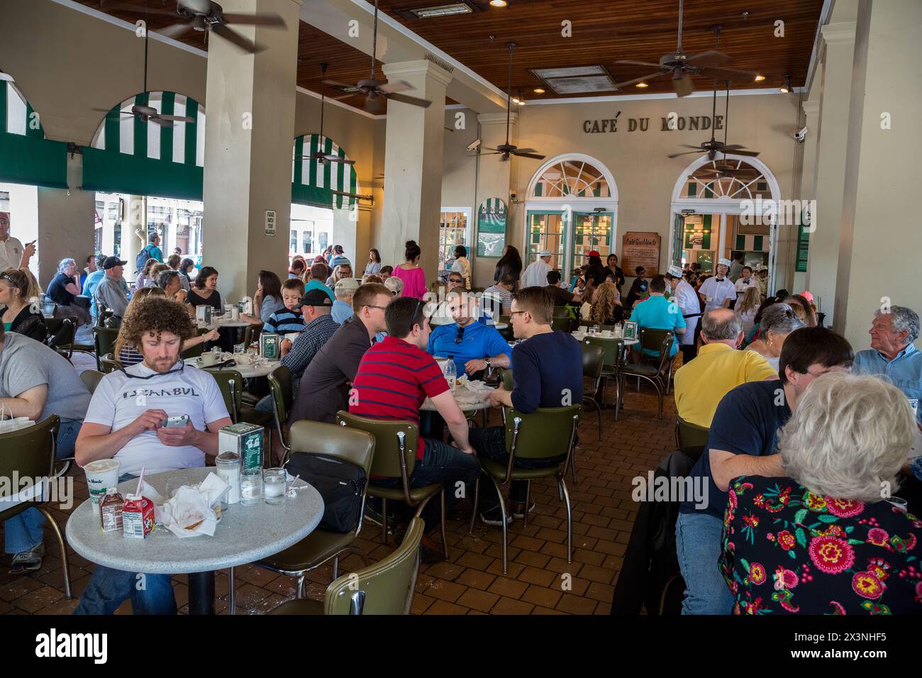 Cafe du monde hi-res stock photography and images - Alamy