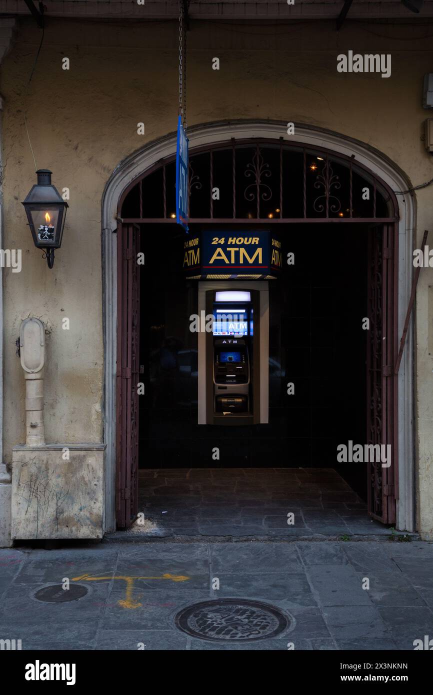 French atm hi-res stock photography and images - Alamy