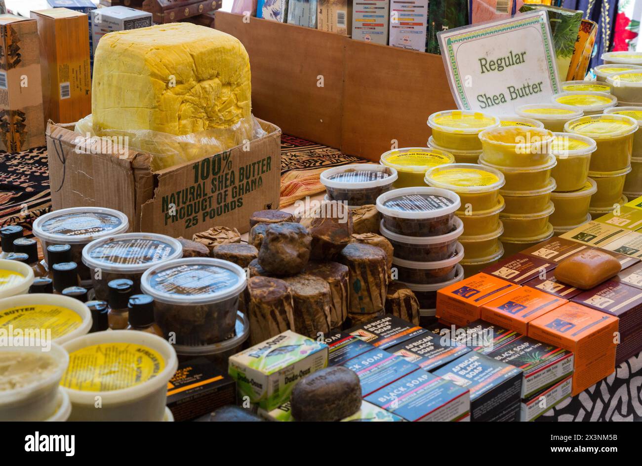 New orleans french market quarter hi-res stock photography and images ...