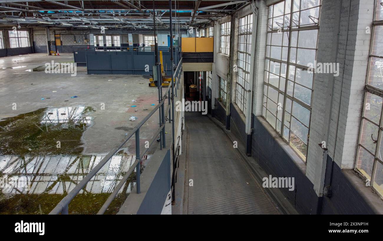 Len House, the 1930s art deco Rootes car showroom and factory in ...