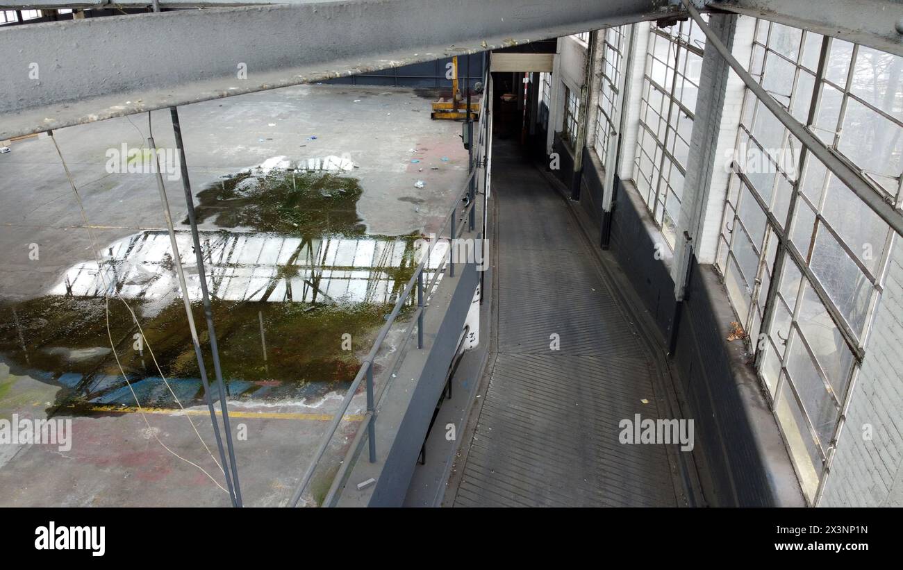 Len House, the 1930s art deco Rootes car showroom and factory in ...