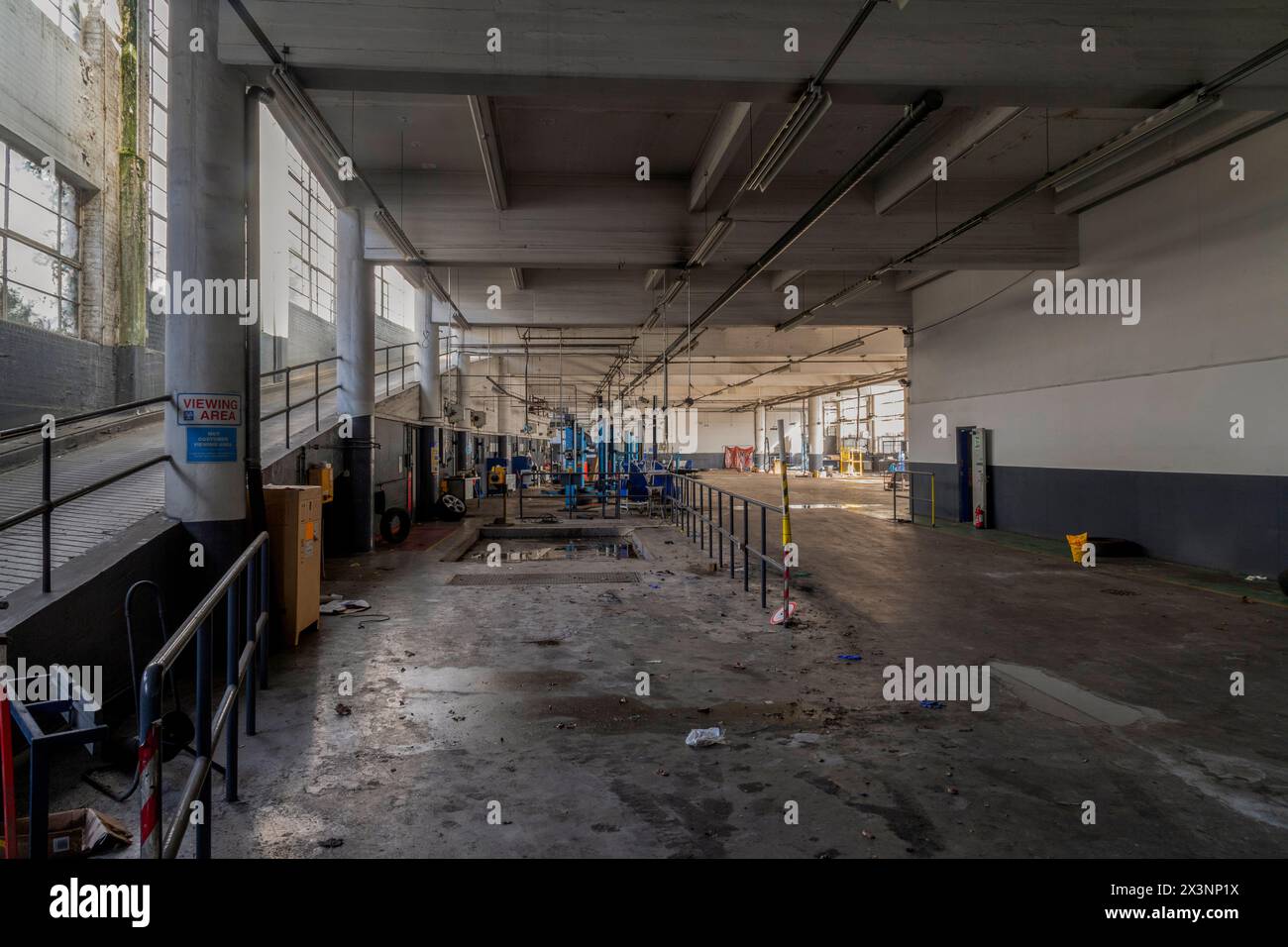 Len House, the 1930s art deco Rootes car showroom and factory in ...