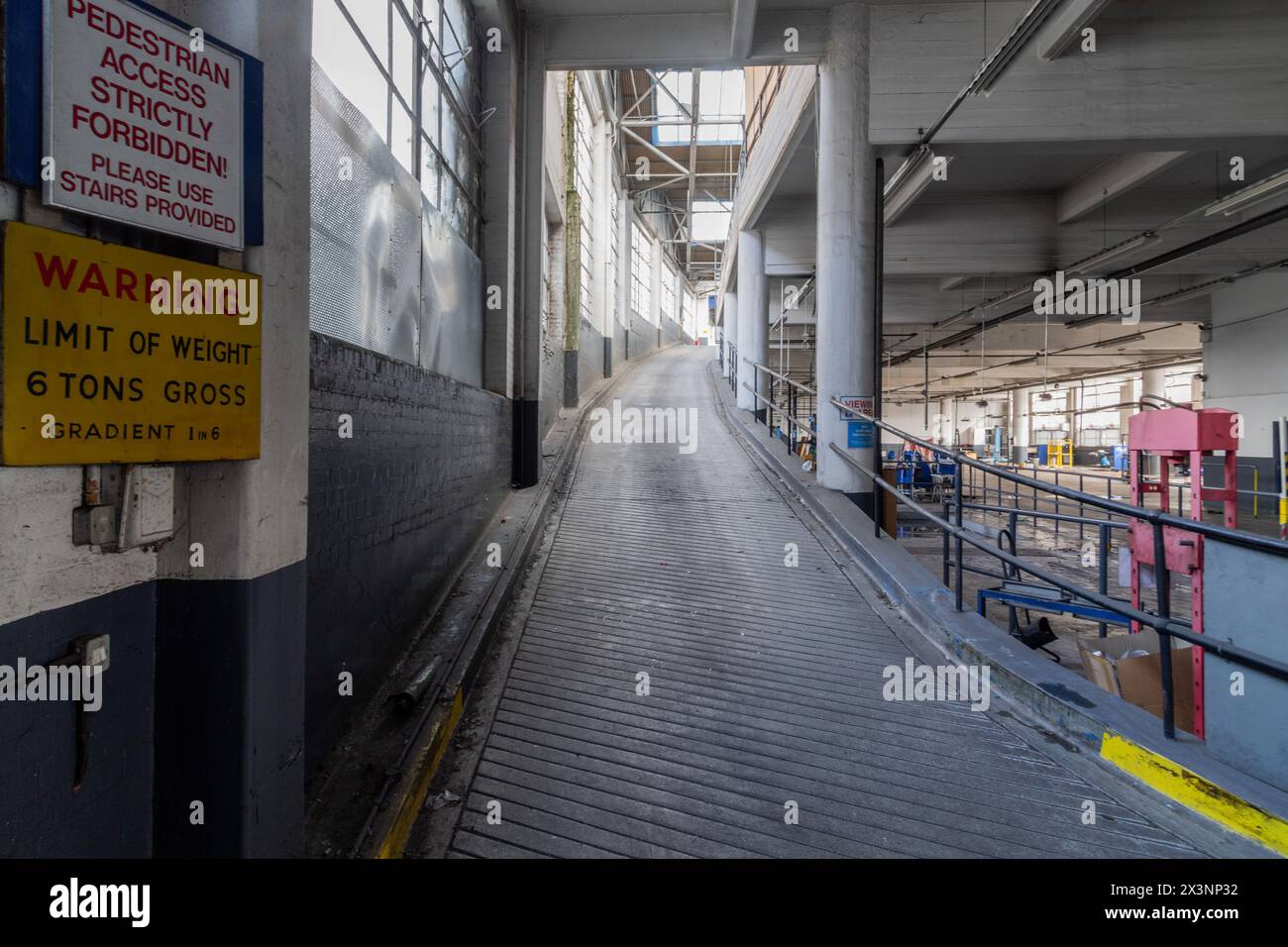 Len House, the 1930s art deco Rootes car showroom and factory in ...