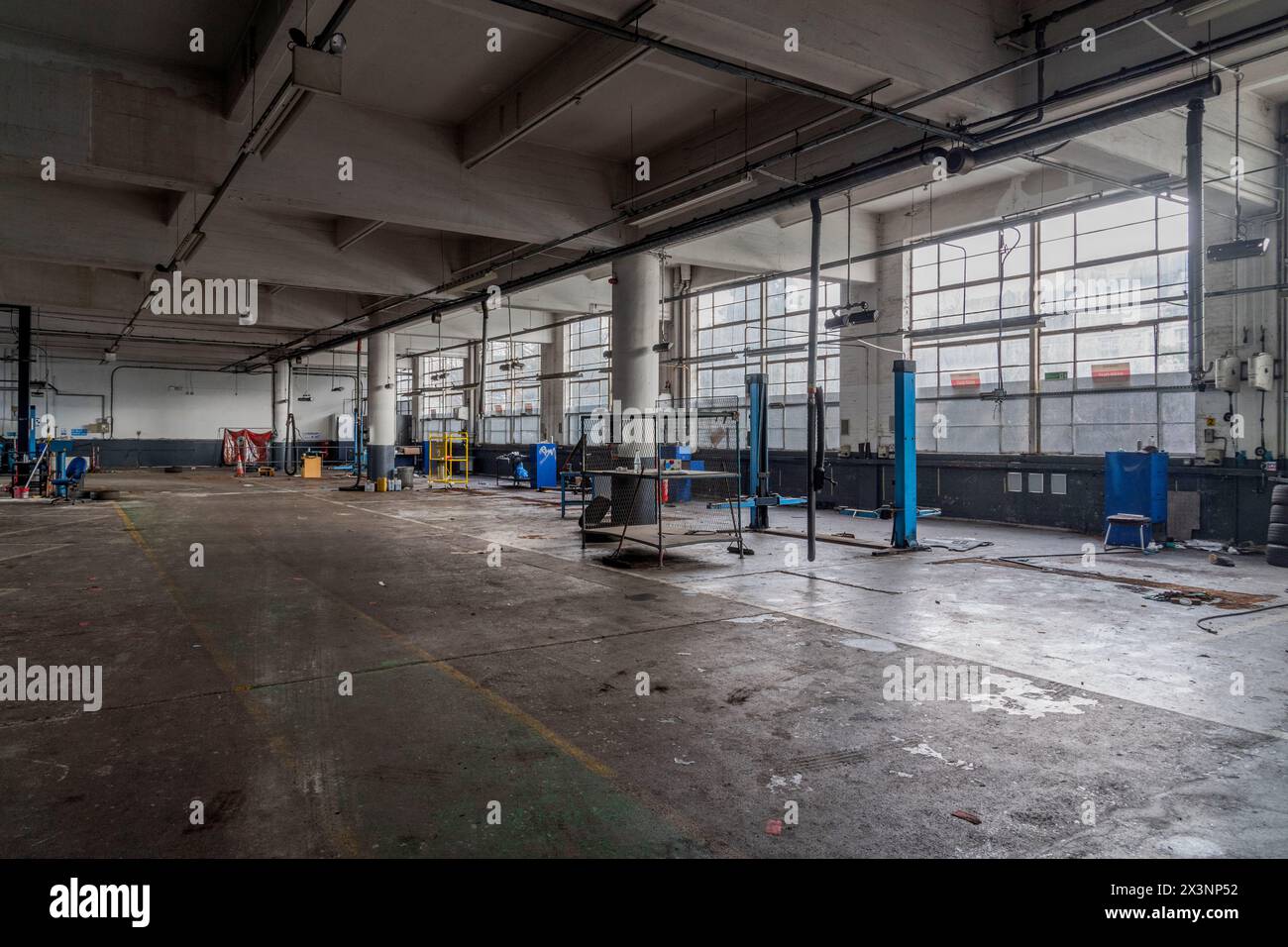 Len House, the 1930s art deco Rootes car showroom and factory in ...