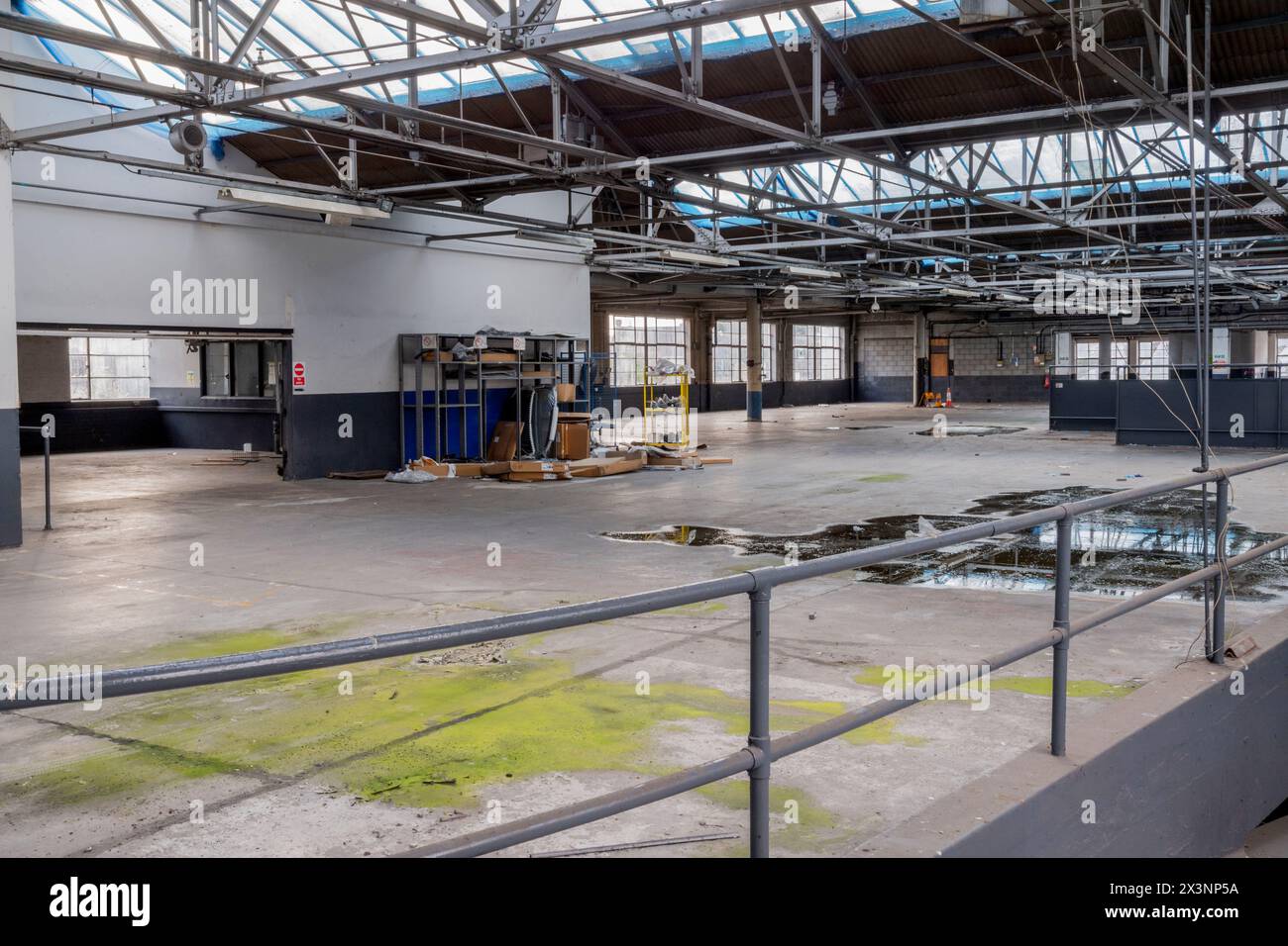 Len House, the 1930s art deco Rootes car showroom and factory in ...