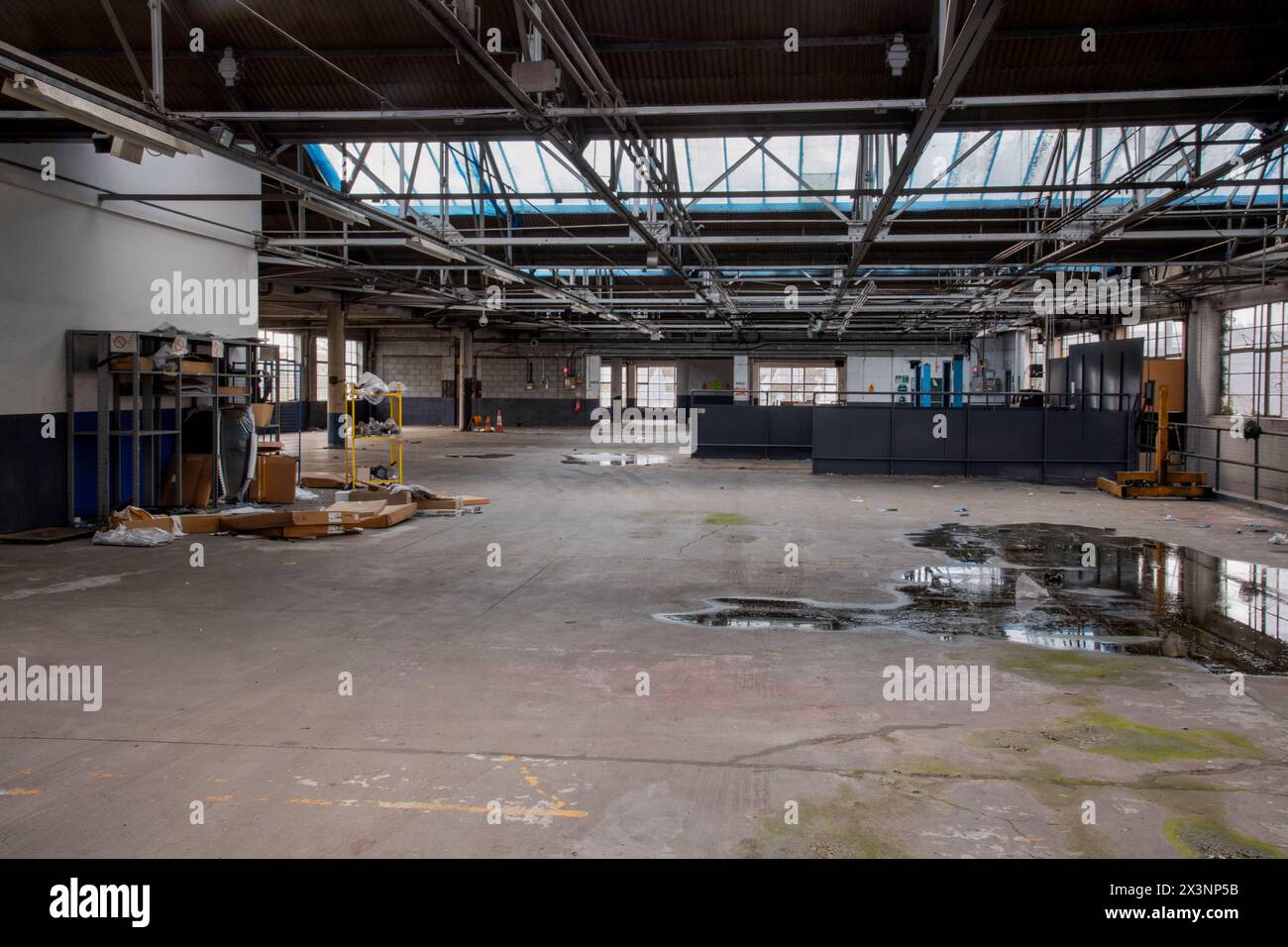 Len House, the 1930s art deco Rootes car showroom and factory in ...