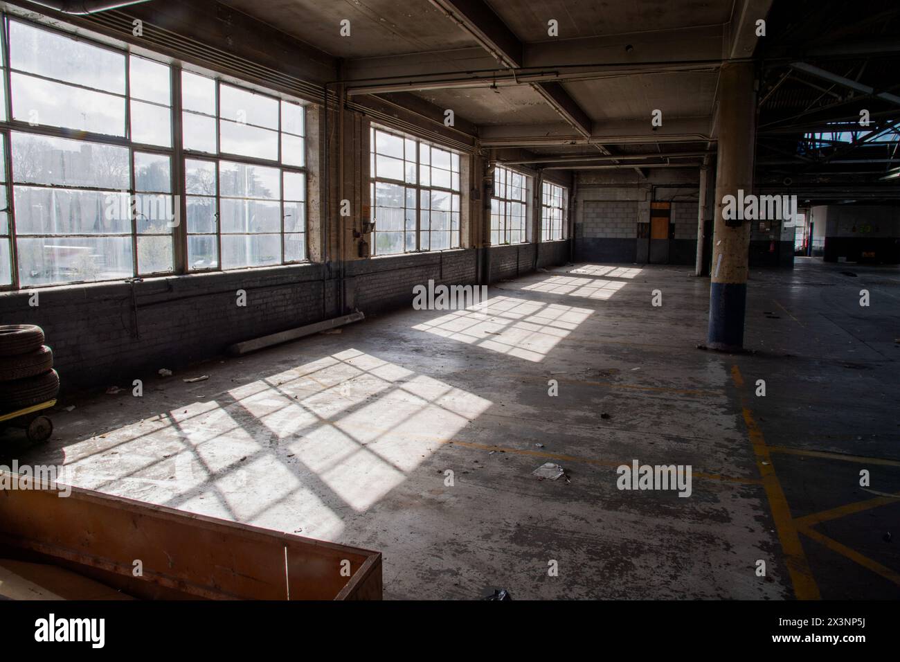 Len House, the 1930s art deco Rootes car showroom and factory in ...