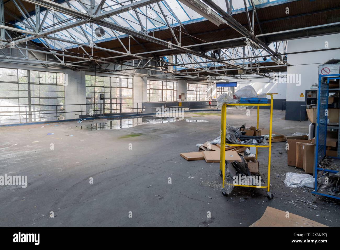 Len House, the 1930s art deco Rootes car showroom and factory in ...