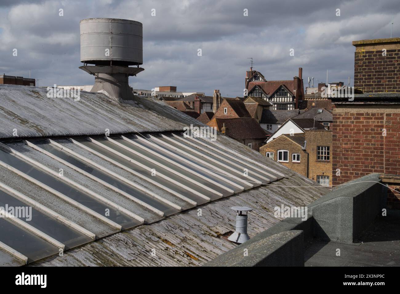 Len House, the 1930s art deco Rootes car showroom and factory in ...
