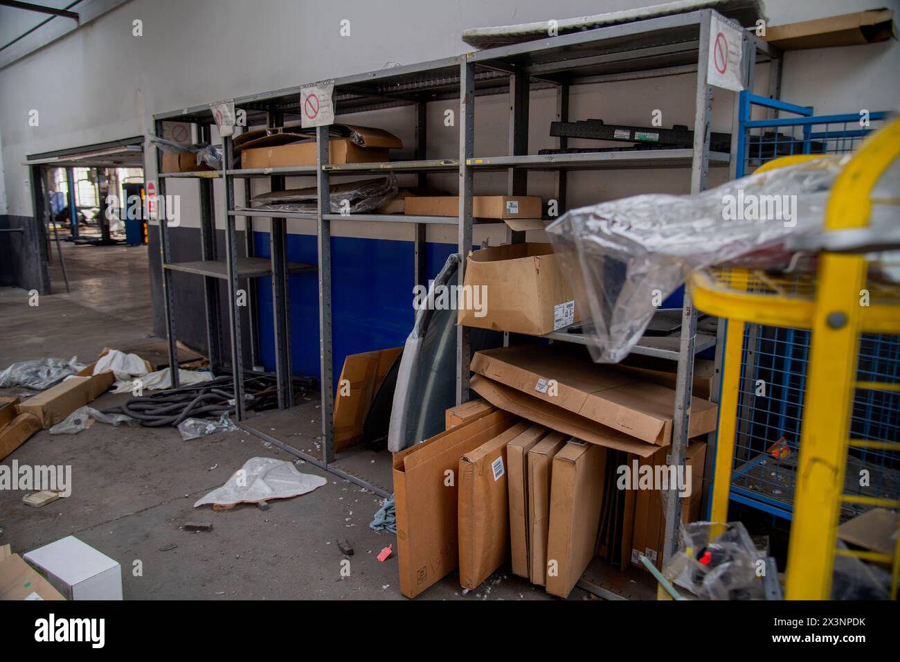 Len House, the 1930s art deco Rootes car showroom and factory in ...