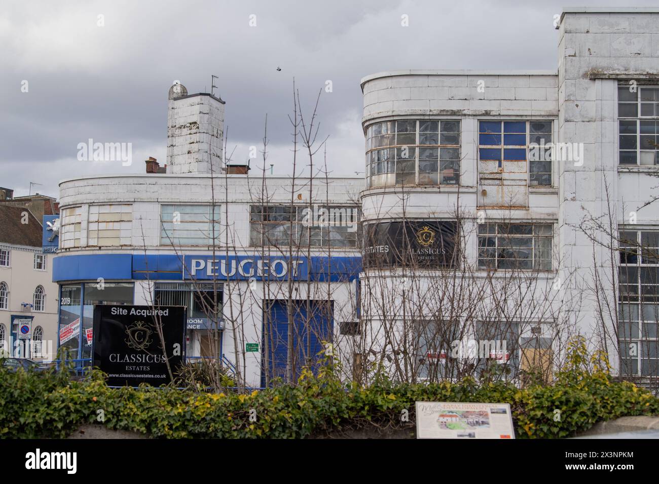 Len House, the 1930s art deco Rootes car showroom and factory in ...