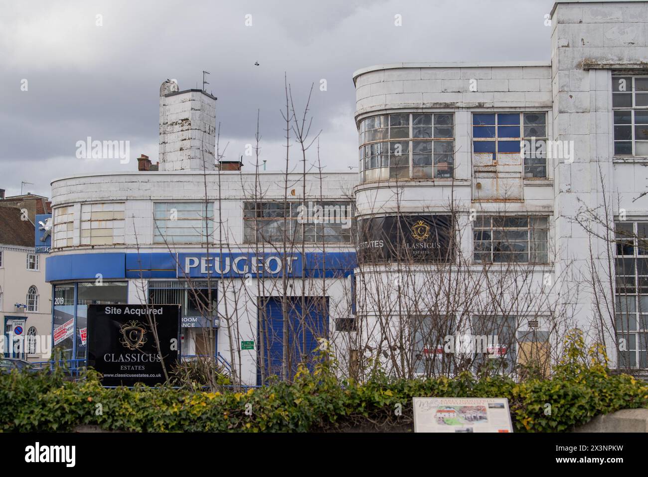 Len House, the 1930s art deco Rootes car showroom and factory in ...