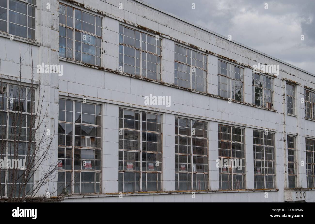 Len House, the 1930s art deco Rootes car showroom and factory in ...