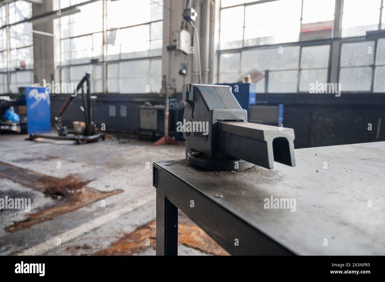 Len House, the 1930s art deco Rootes car showroom and factory in ...