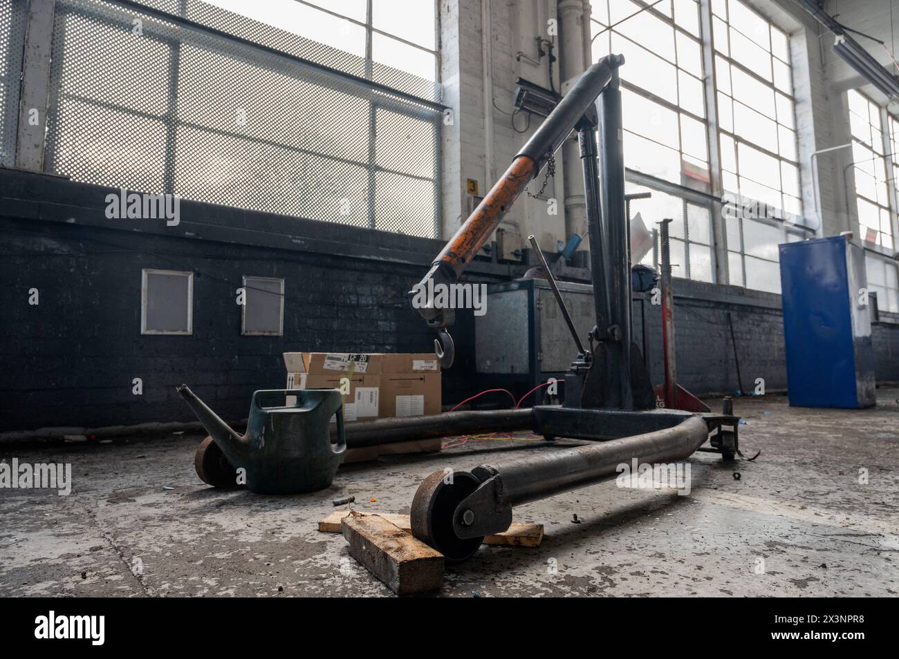 Len House, the 1930s art deco Rootes car showroom and factory in ...