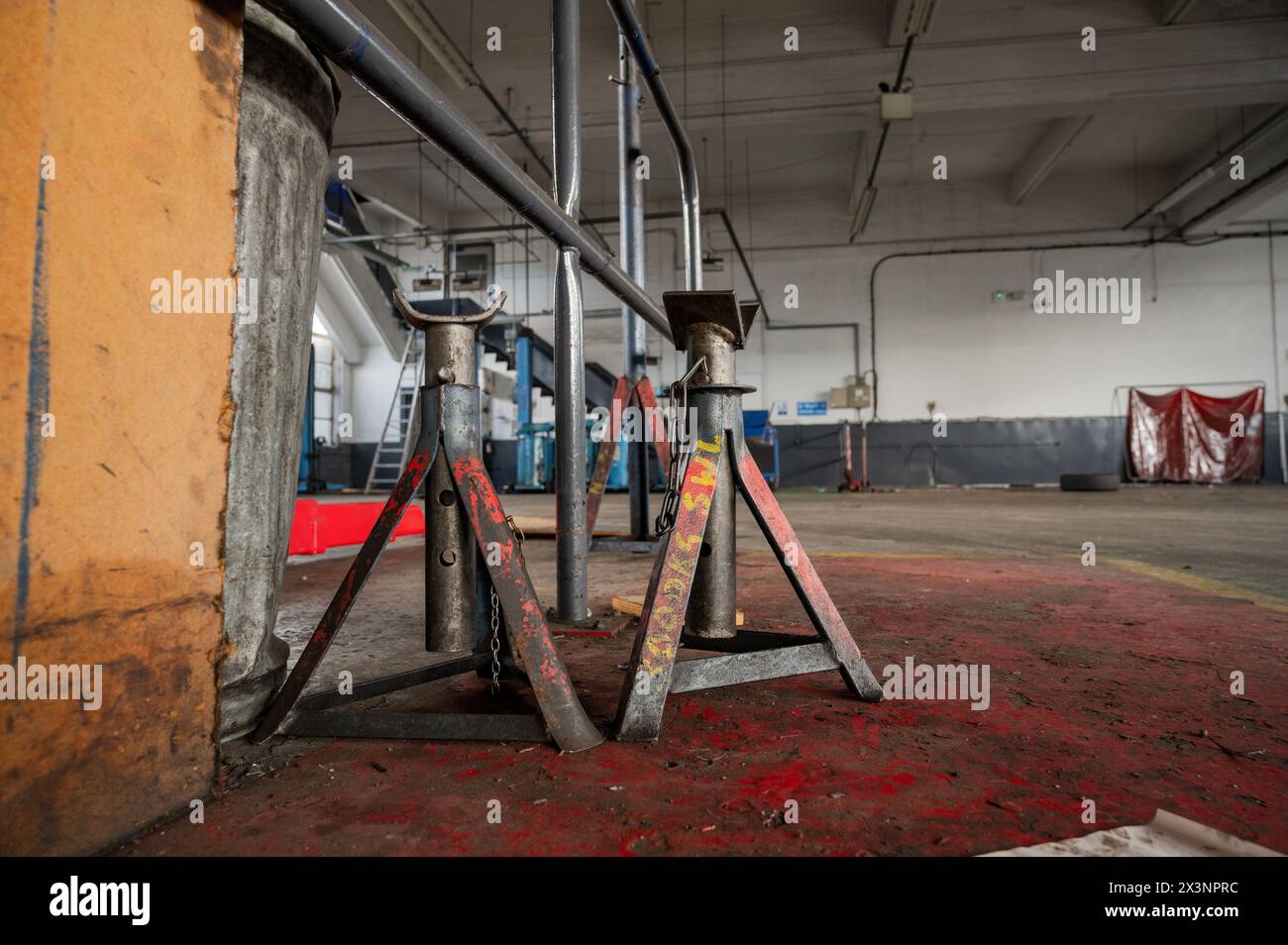 Len House, the 1930s art deco Rootes car showroom and factory in ...