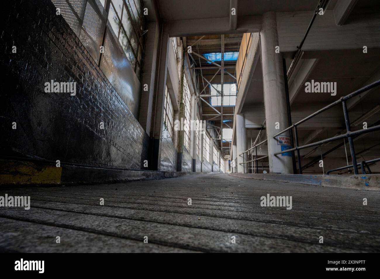 Len House, the 1930s art deco Rootes car showroom and factory in ...