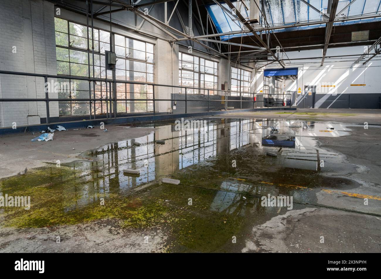 Len House, the 1930s art deco Rootes car showroom and factory in ...