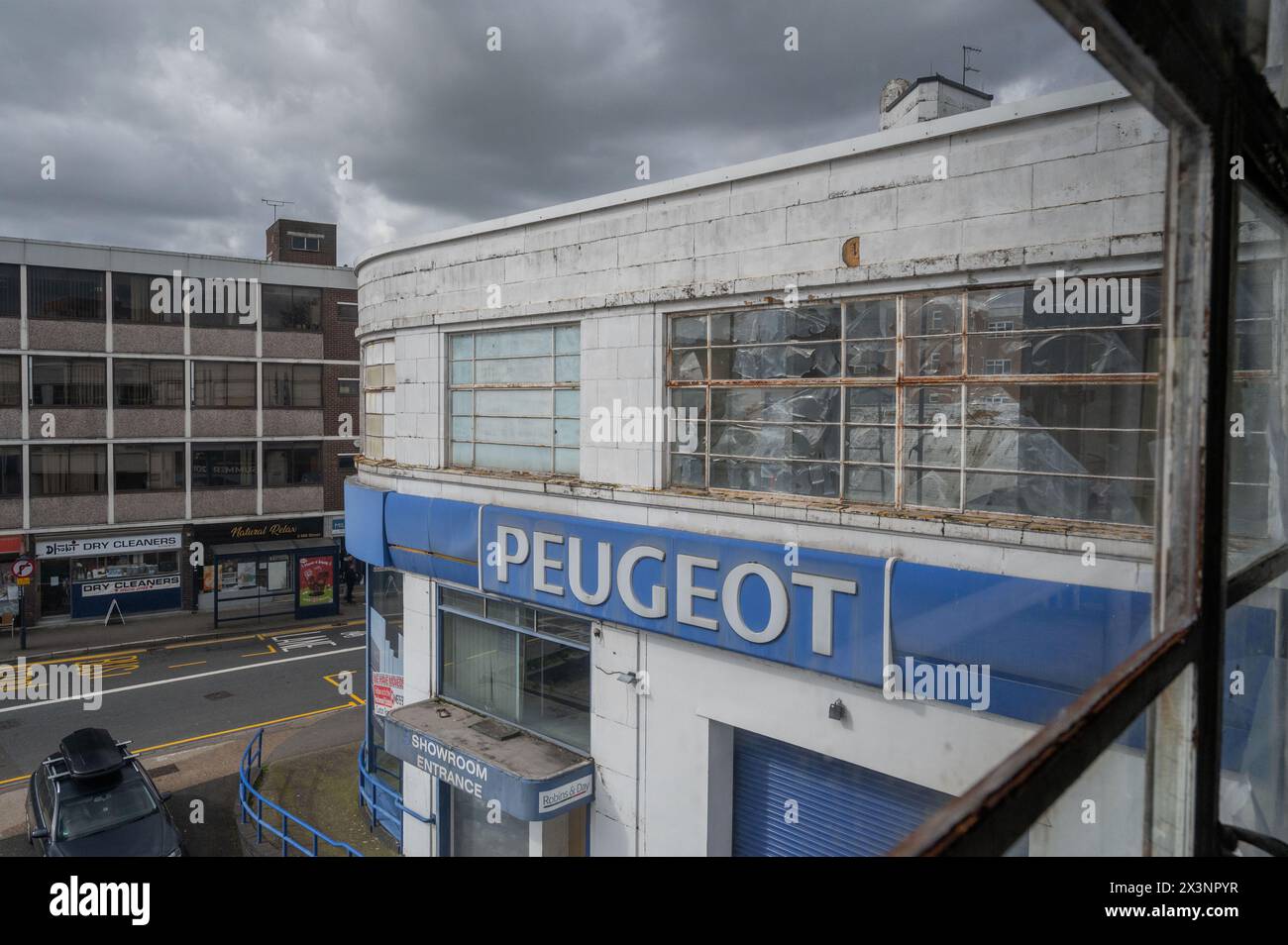 Len House, the 1930s art deco Rootes car showroom and factory in ...