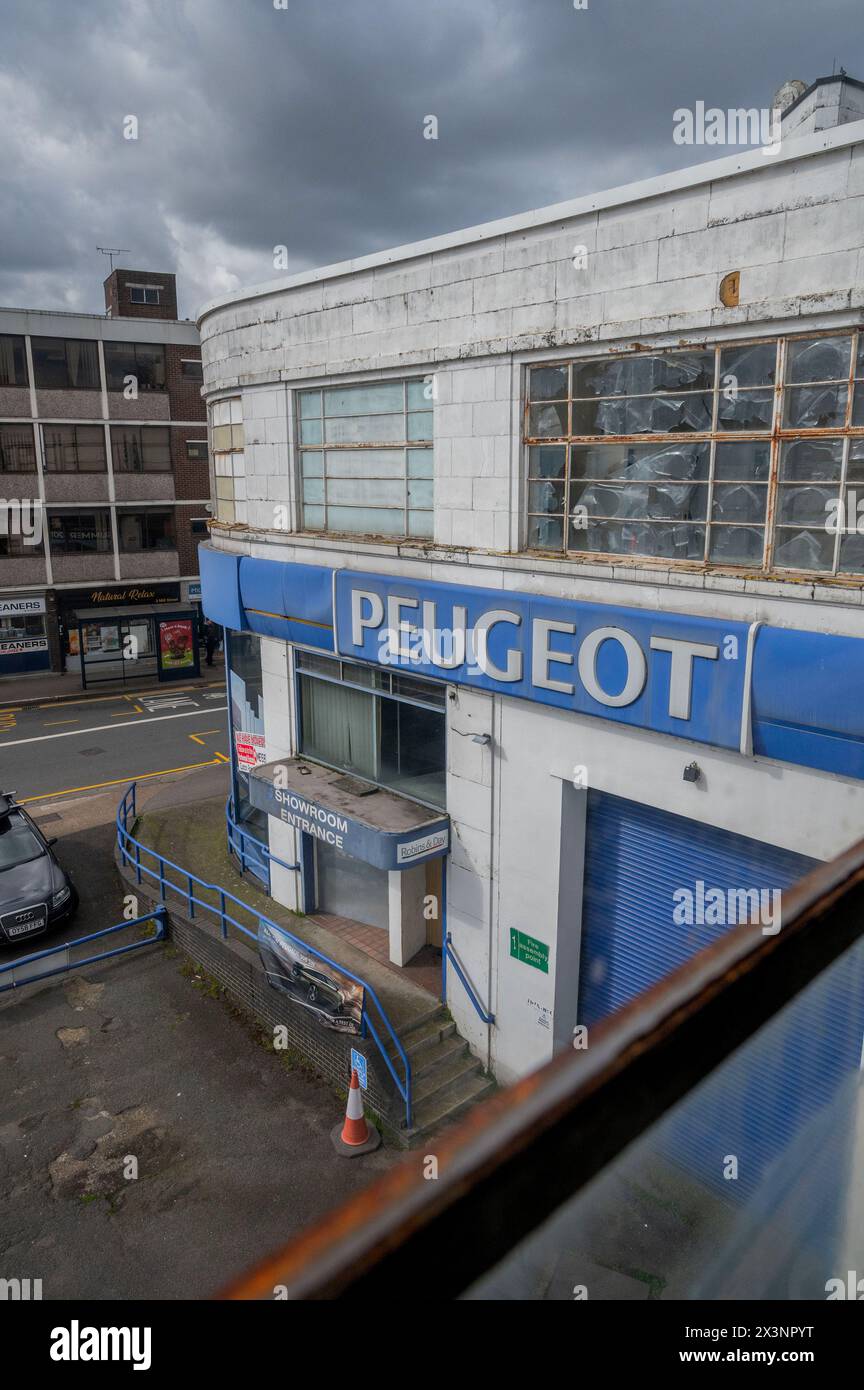 Len House, the 1930s art deco Rootes car showroom and factory in ...