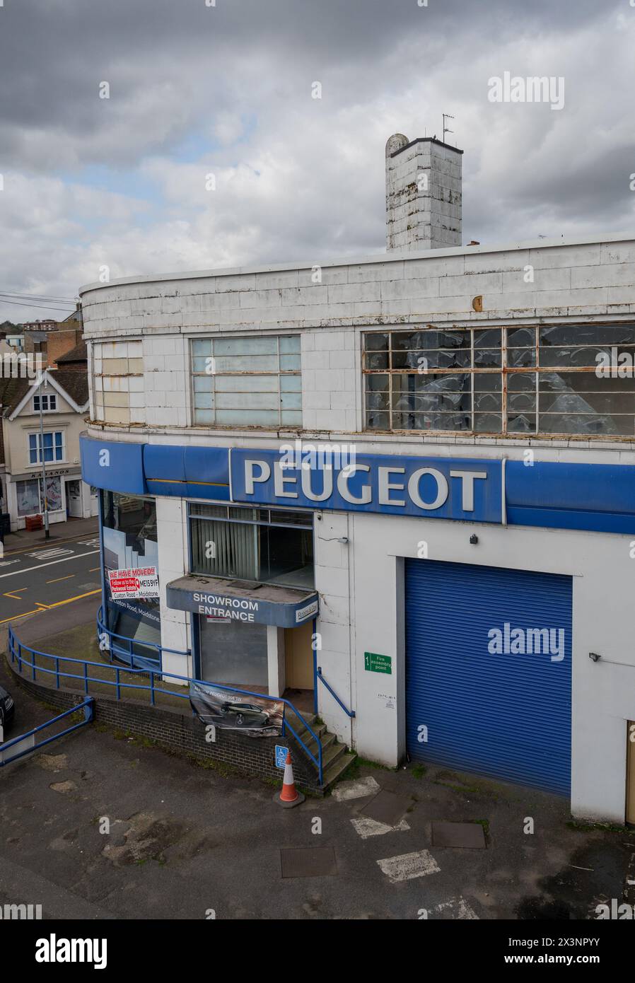 Len House, the 1930s art deco Rootes car showroom and factory in ...