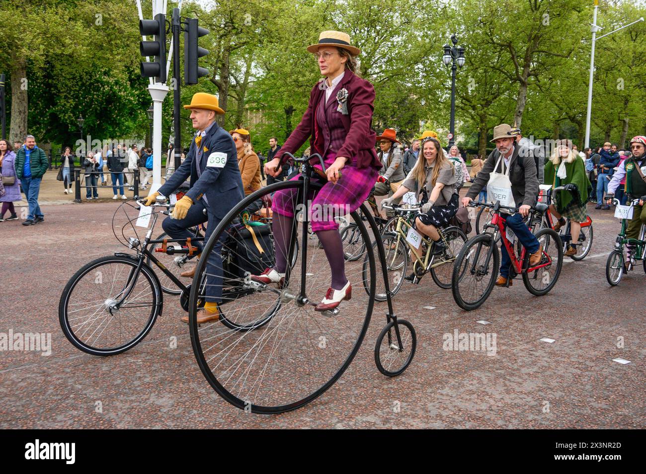 London, UK. The Tweed Run 2024. Annual cycle ride through central London featuring enthusiasts ...