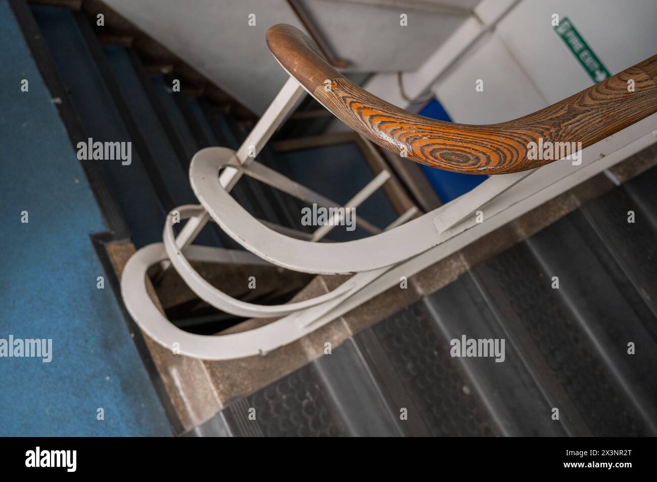 Len House, the 1930s art deco Rootes car showroom and factory in ...