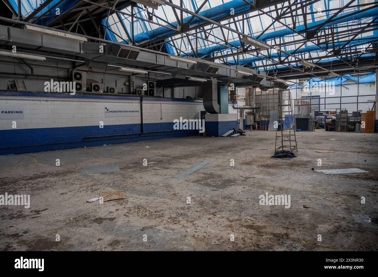 Len House, the 1930s art deco Rootes car showroom and factory in ...