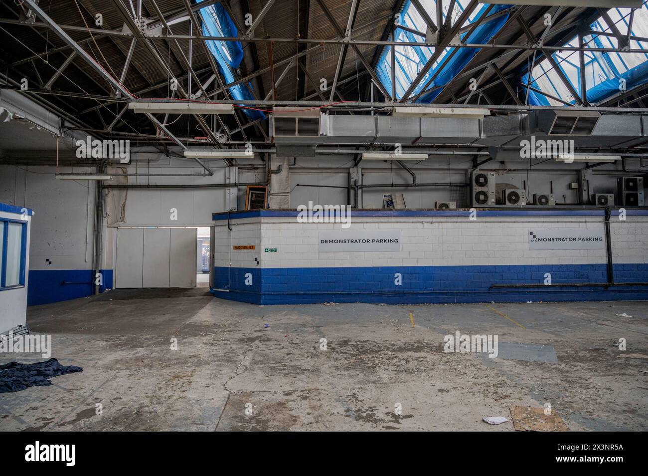 Len House, the 1930s art deco Rootes car showroom and factory in ...
