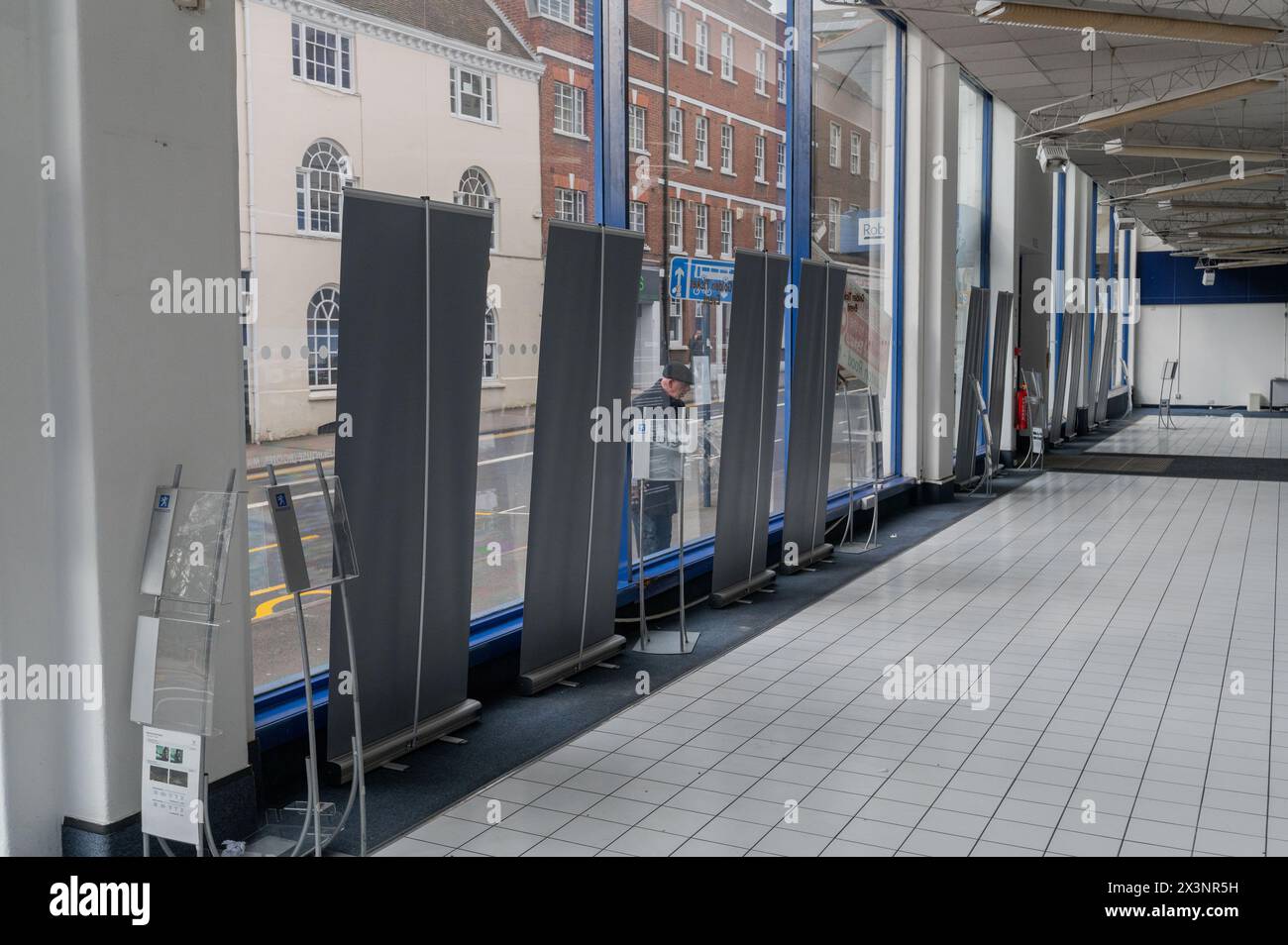 Len House, the 1930s art deco Rootes car showroom and factory in ...