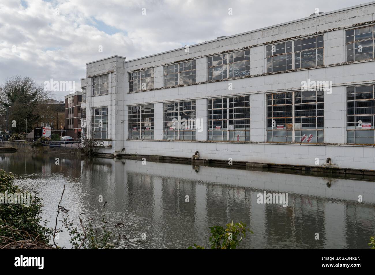 Len House, the 1930s art deco Rootes car showroom and factory in ...