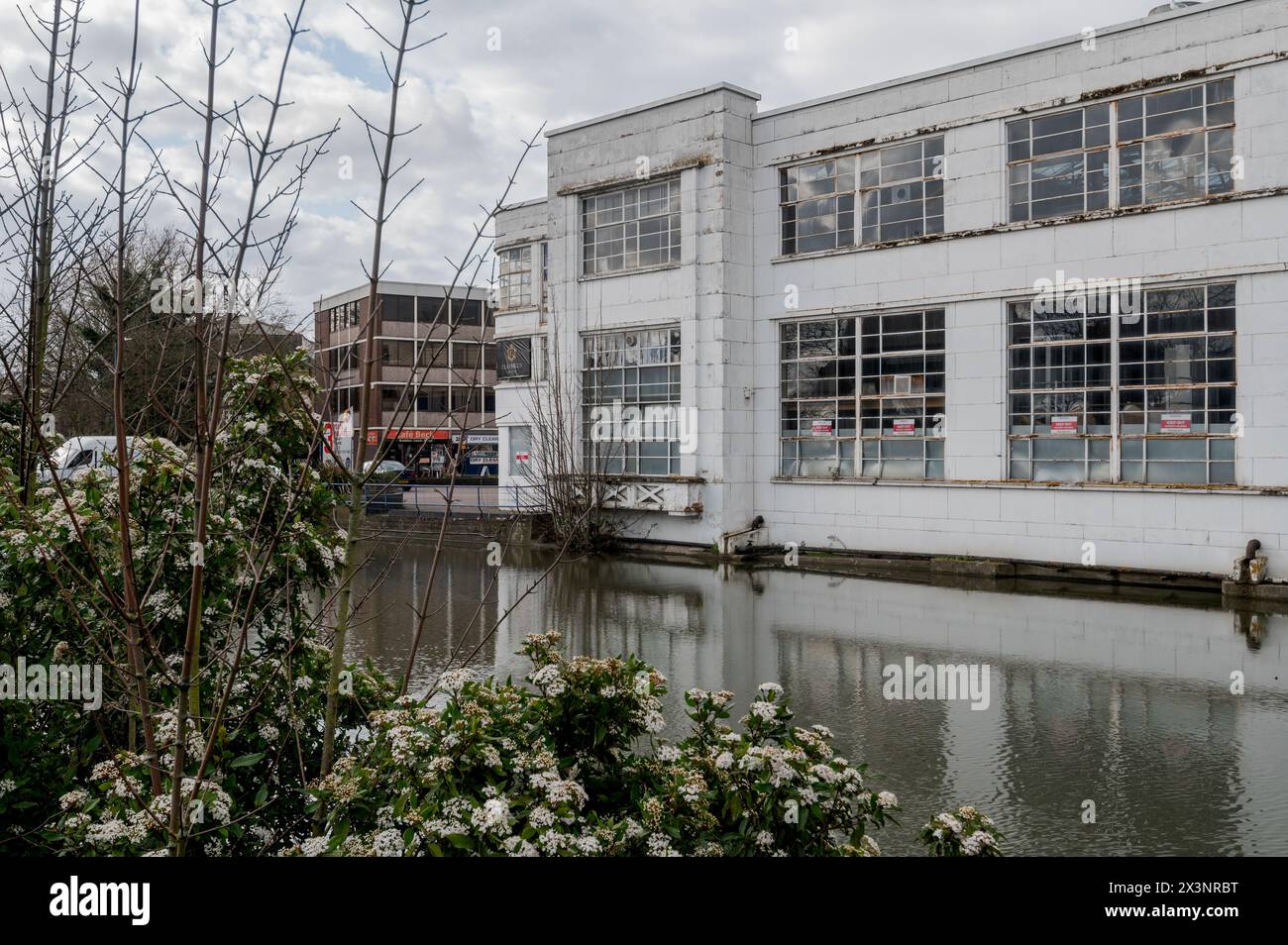 Len House, the 1930s art deco Rootes car showroom and factory in ...