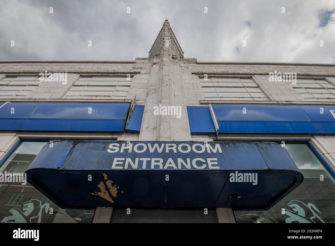 Len House, the 1930s art deco Rootes car showroom and factory in ...