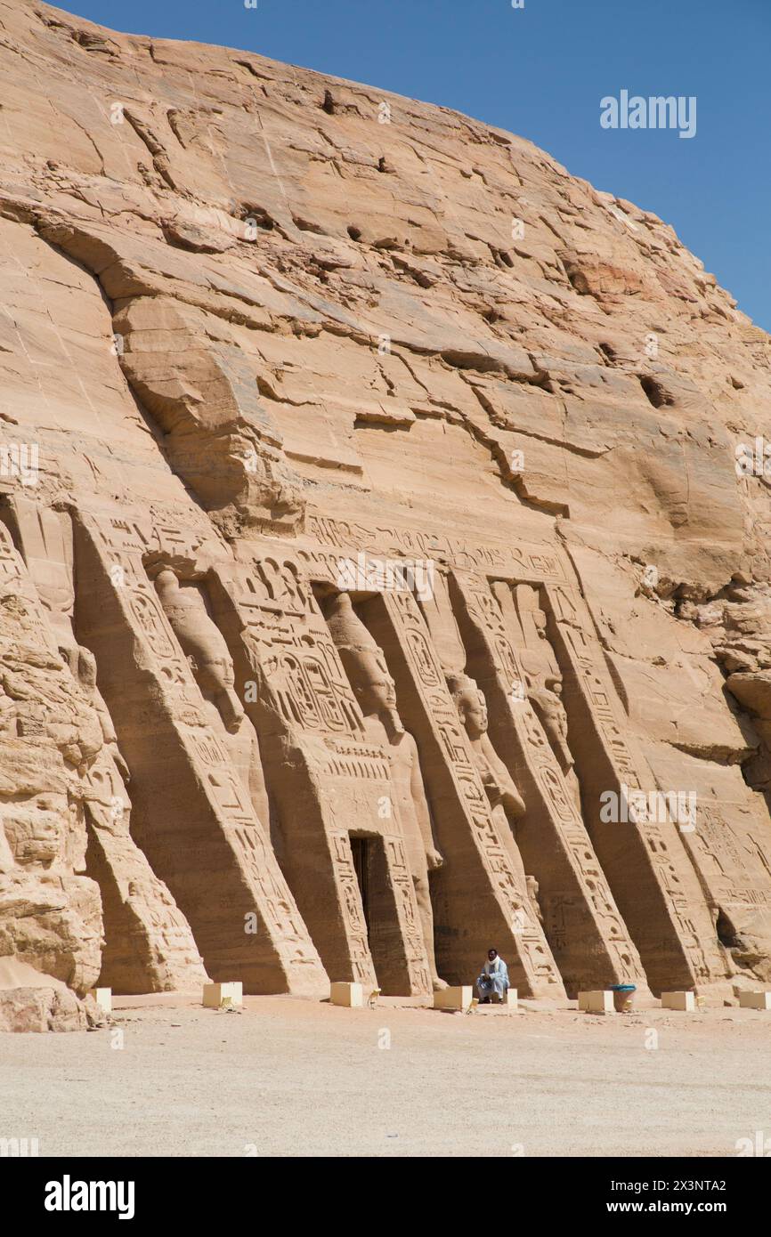 Temple of Hathor and Nefetari, UNESCO World Heritage Site, Abu Simbel ...